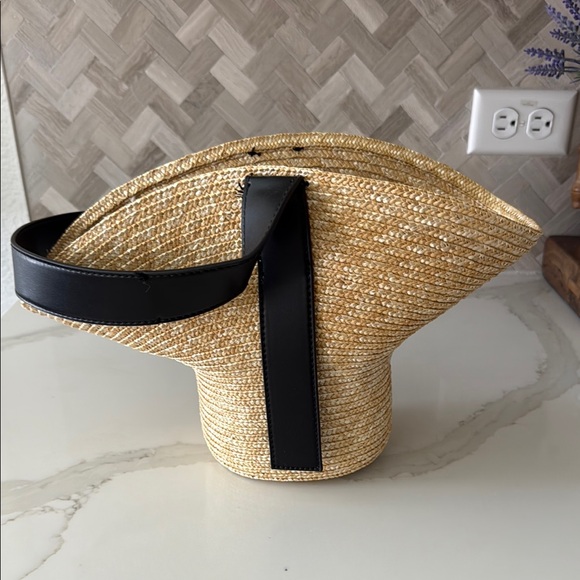 Zara | Bags | Zara Raffia Straw Tote With Black Handle | Poshmark